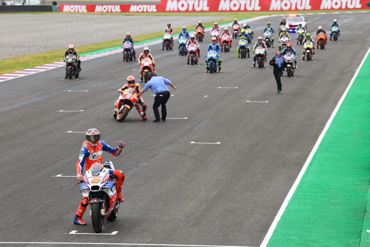 Top 10 Crazy Motorcycle Racing Moments | Devitt