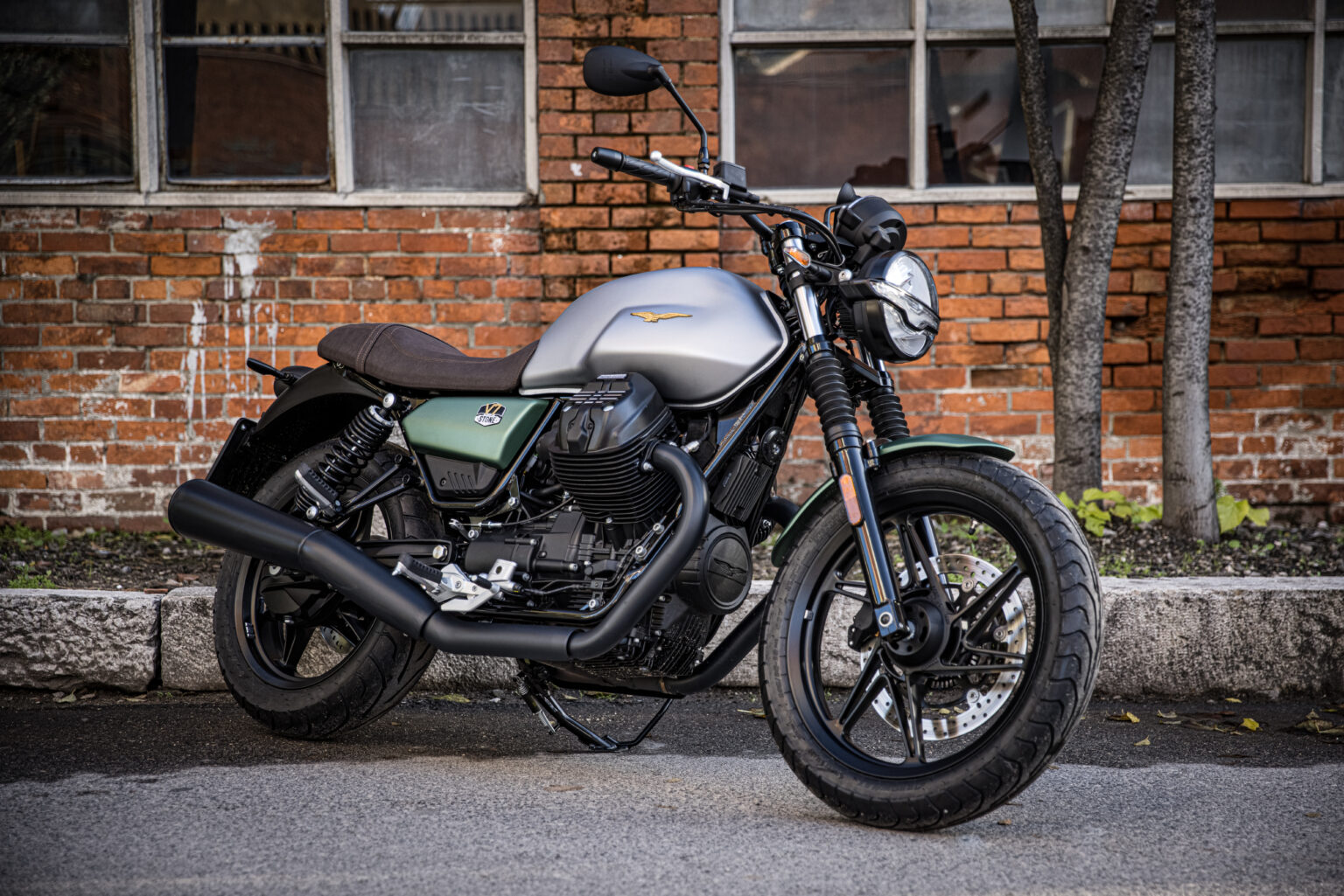 2021 Moto Guzzi V85tt Review & Specs | Devitt