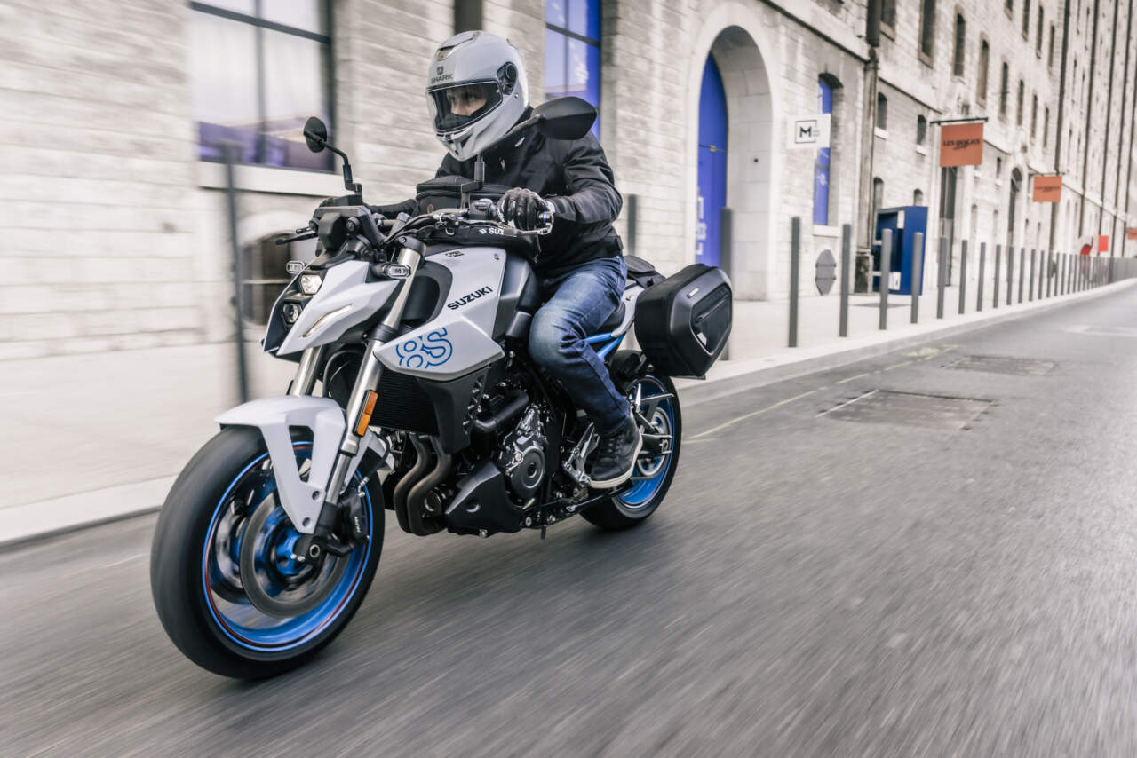2023 Suzuki GSX-8S Review & Specs | Devitt