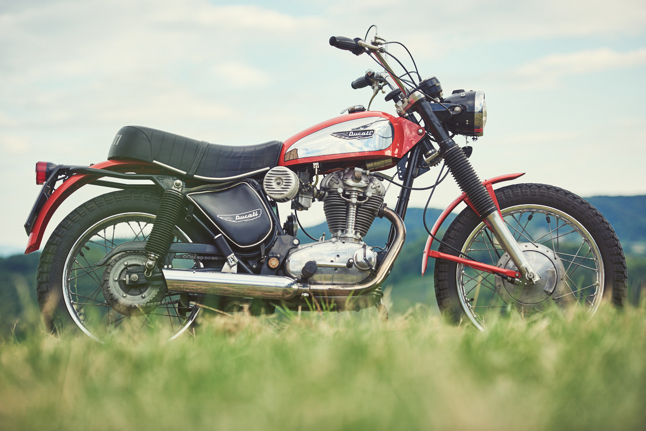 The Italian Dream – Classic Motorbike Tours | Devitt