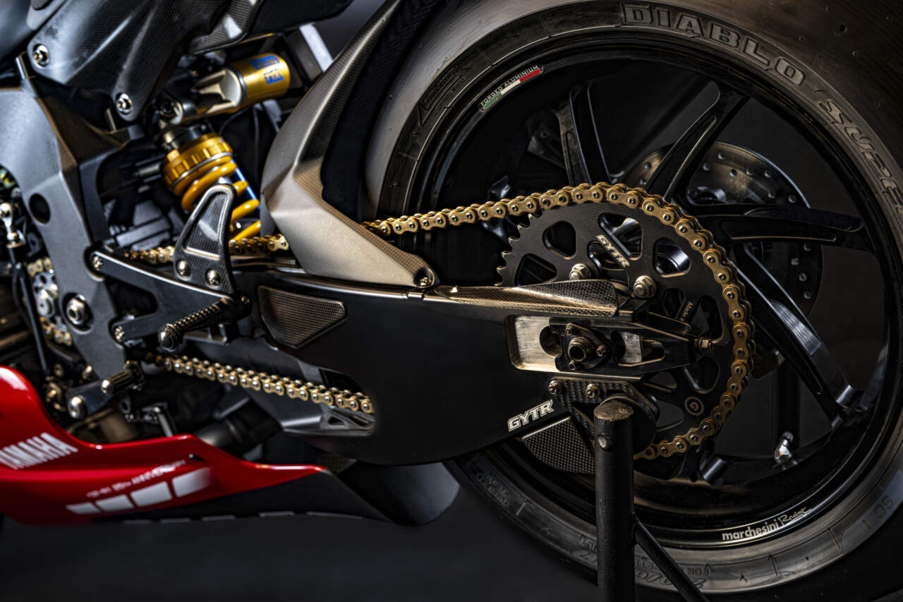 25th anniversary edition Yamaha R1 track bike | Devitt