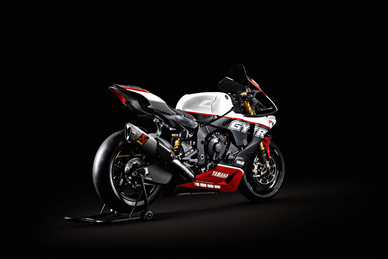 25th anniversary edition Yamaha R1 track bike | Devitt