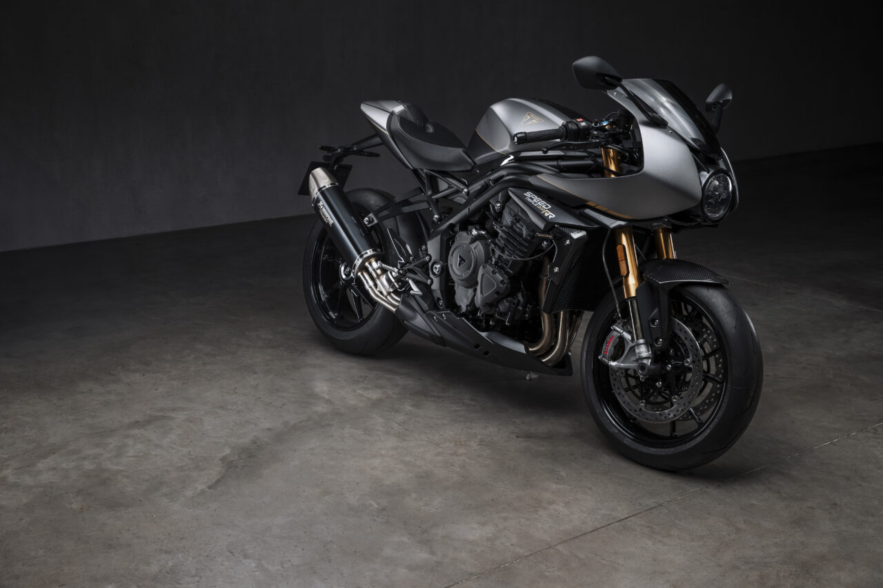 Triumph Speed Triple 1200 RR Breitling Edition | Devitt