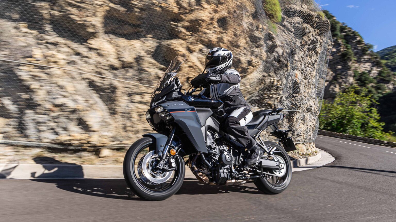 First Look: 2025 Yamaha Tracer 9 range updates | Devitt
