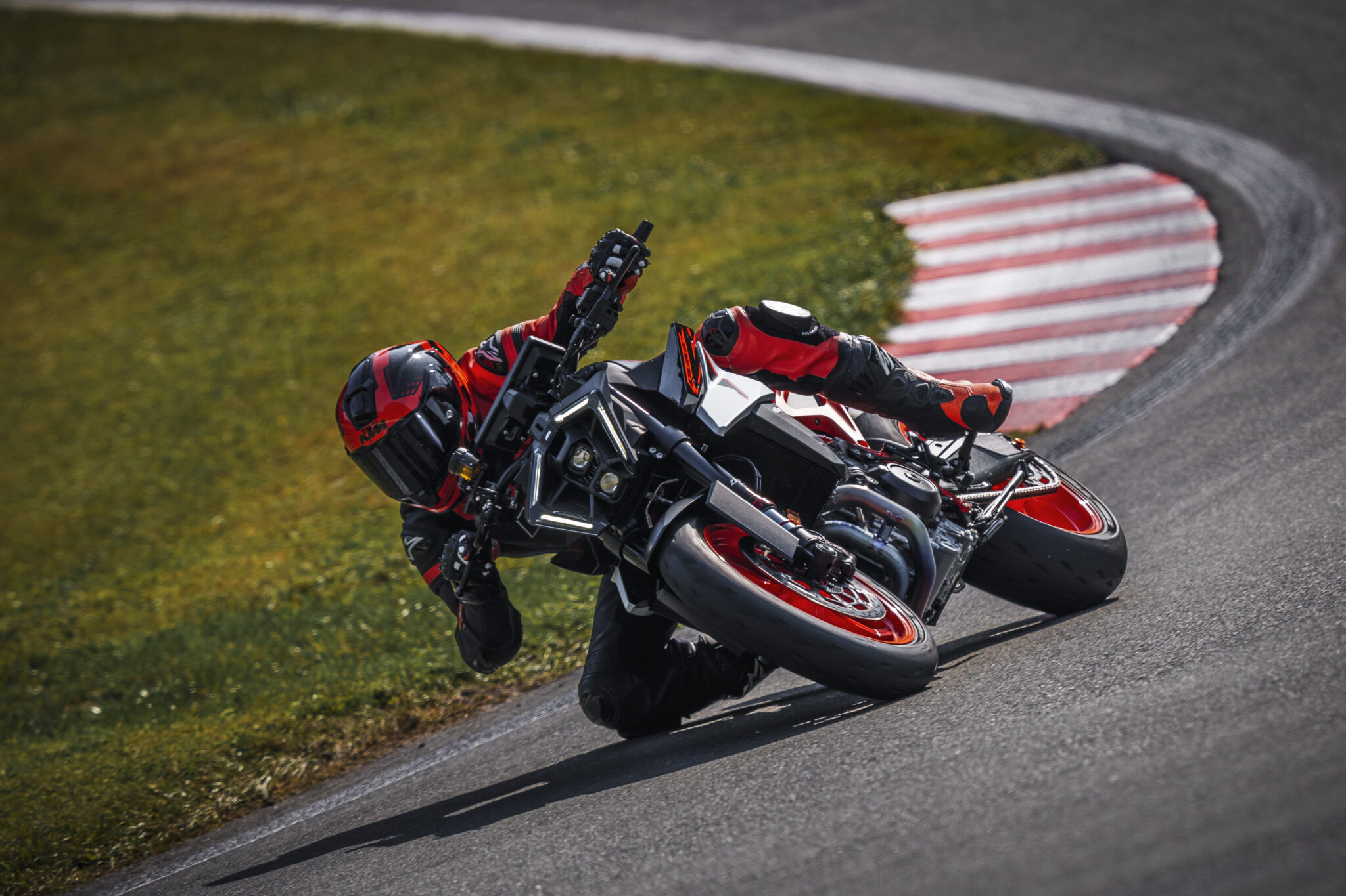First Look: 2025 KTM 990 Duke R | Devitt Insurance