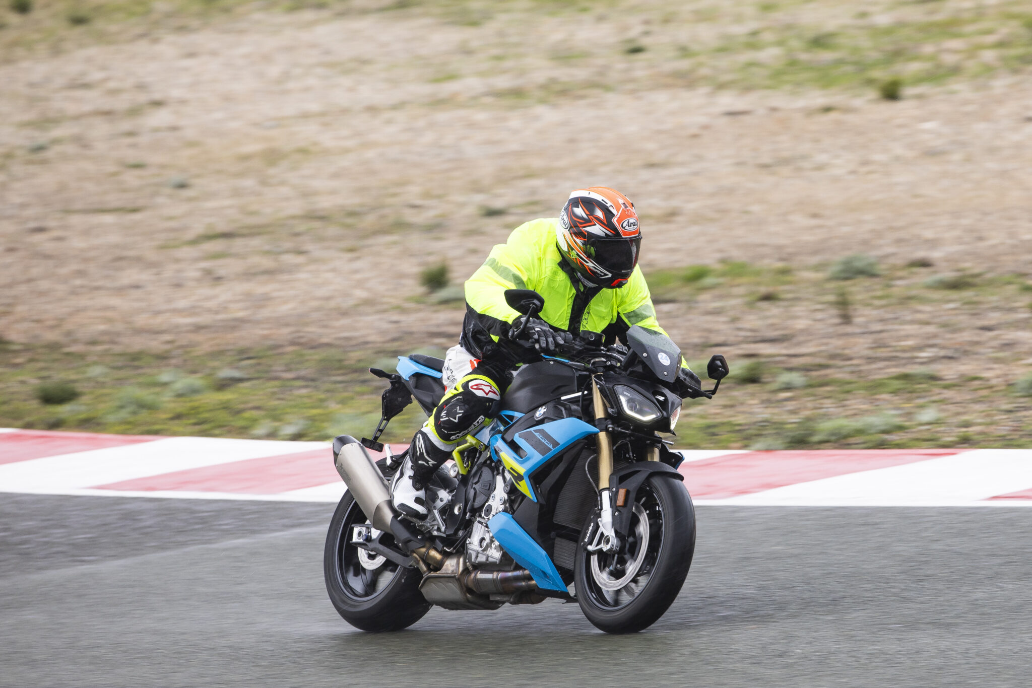 Quick spin on the 2025 BMW S1000 R and M1000 R | Devitt