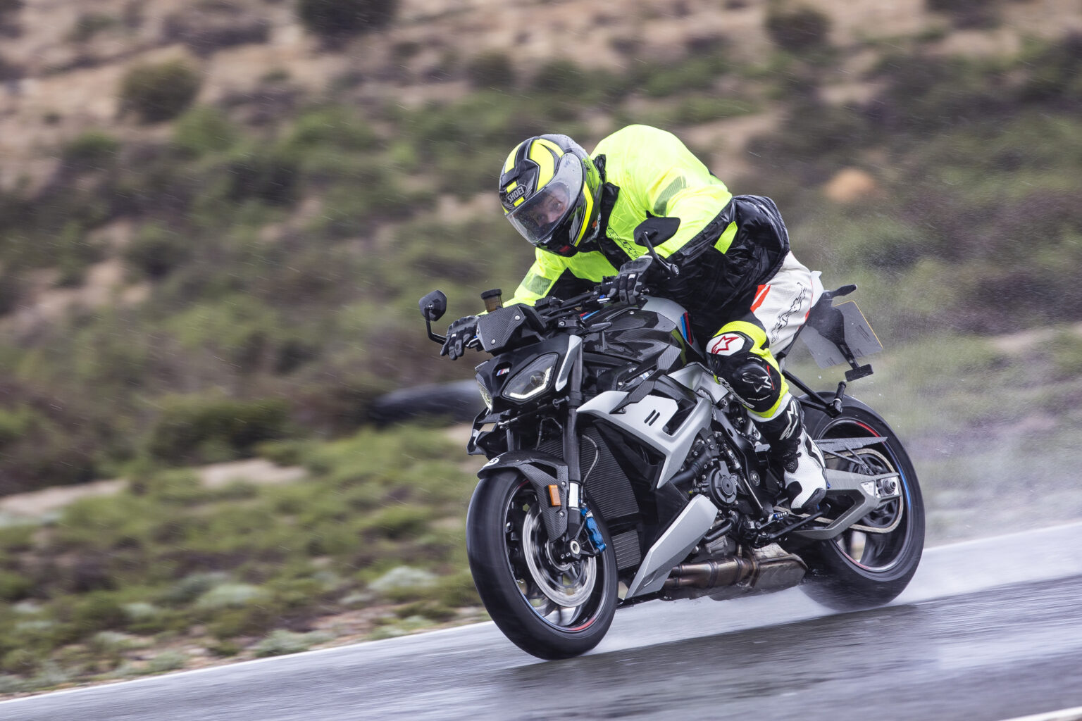 Quick spin on the 2025 BMW S1000 R and M1000 R | Devitt