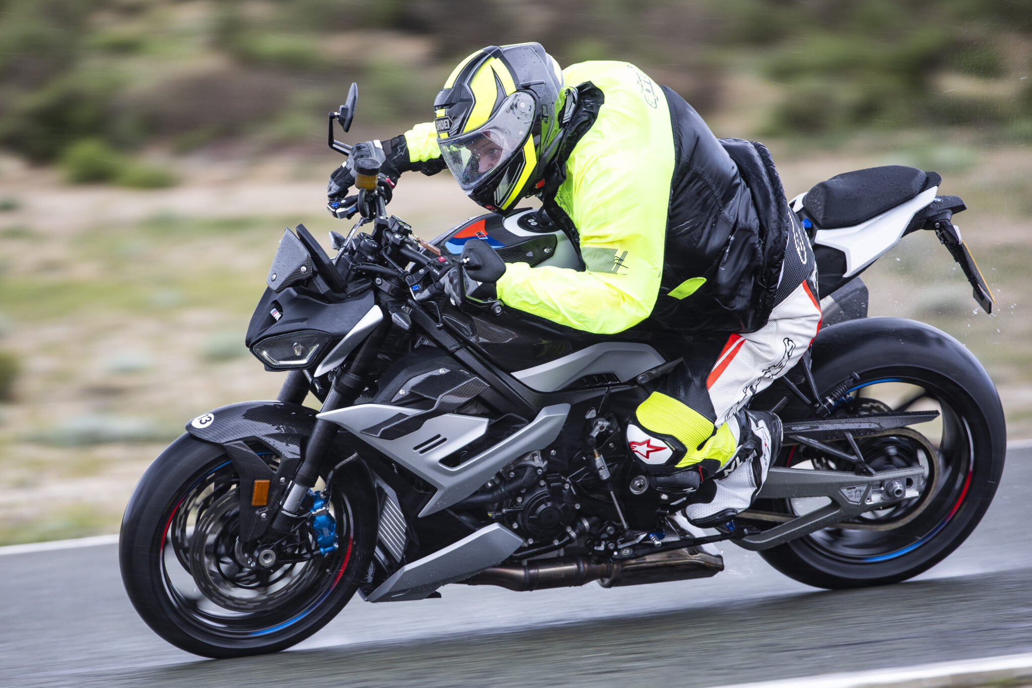 Quick spin on the 2025 BMW S1000 R and M1000 R | Devitt