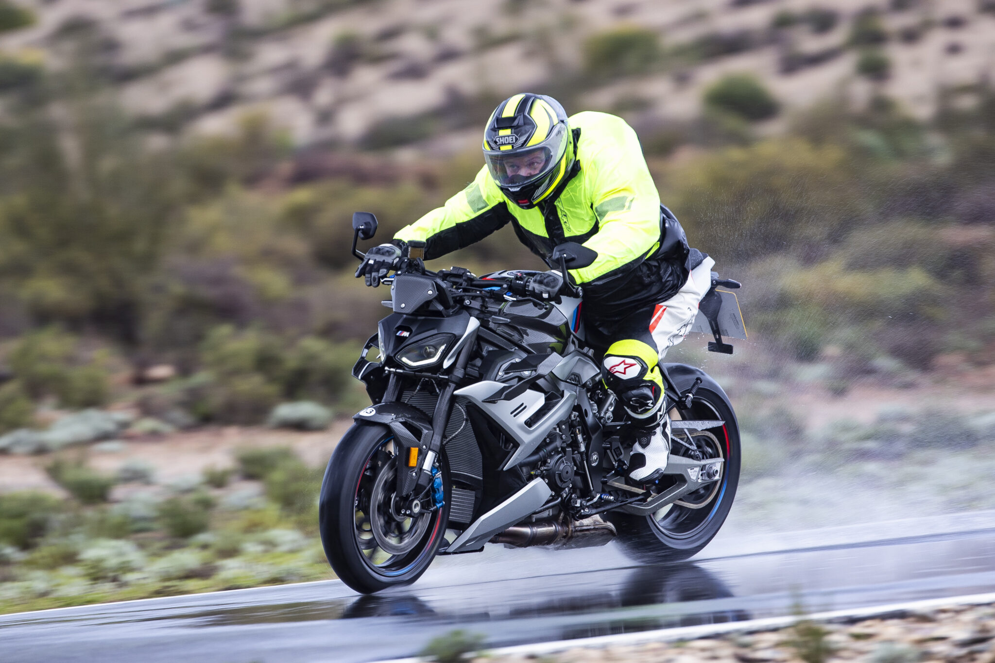 Quick spin on the 2025 BMW S1000 R and M1000 R | Devitt