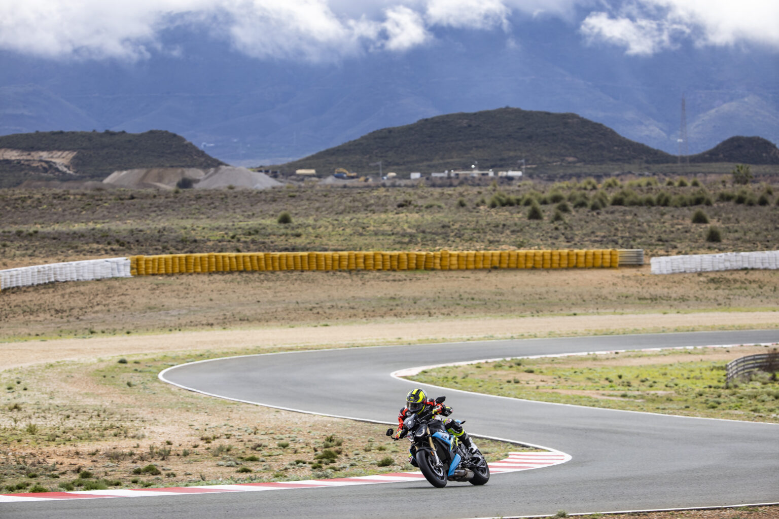 Quick spin on the 2025 BMW S1000 R and M1000 R | Devitt