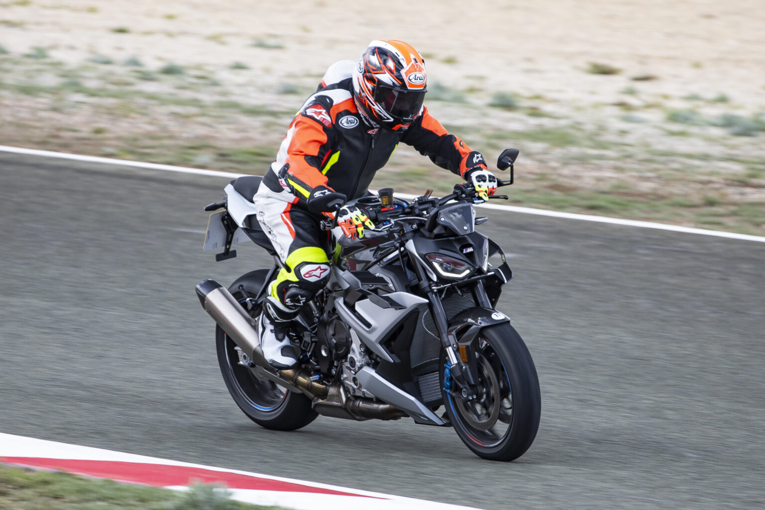 Quick spin on the 2025 BMW S1000 R and M1000 R | Devitt